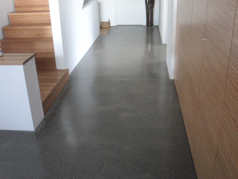 Superfloor: Geschliffener & versiegelter Betonfussboden